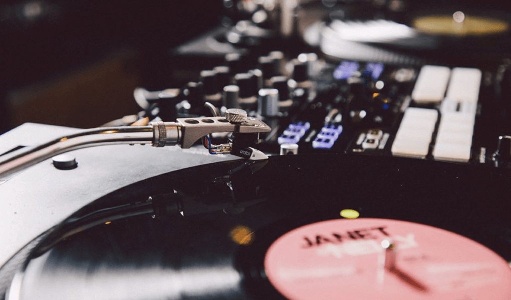 台北DJ課程推薦｜IMDJ專業DJ教學，從零開始成為DJ - IMDJ DJSchool